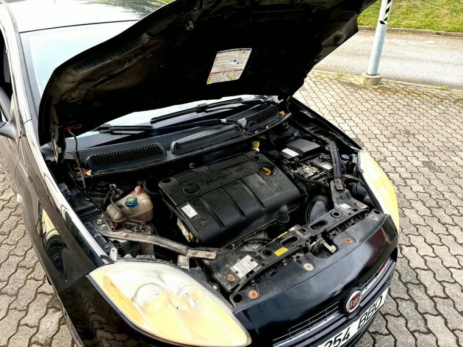 Melns Nissan Micra 2005 Tallina, ar dzinēja tilpumu 0.00 L un nobraukumu 173 tūkst. km par 2199 €, foto 29 vietnē AUTOMOTO.COM.LV