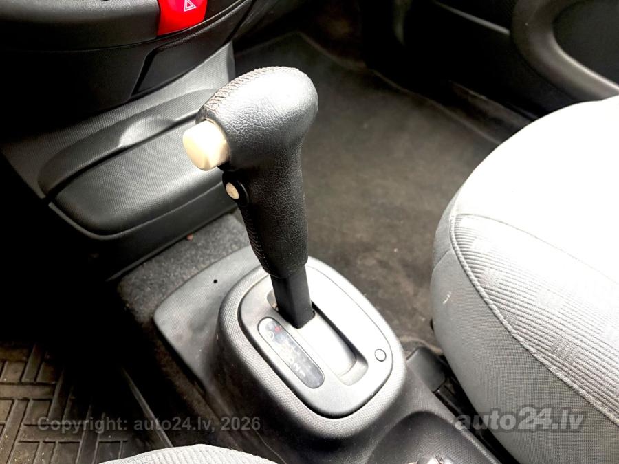 Black Nissan Micra 2005 in Tallinn, with an engine capacity of 1.20 L and mileage of 173 thousand km for 2199 €, photo 15 on AUTOMOTO.COM.LV