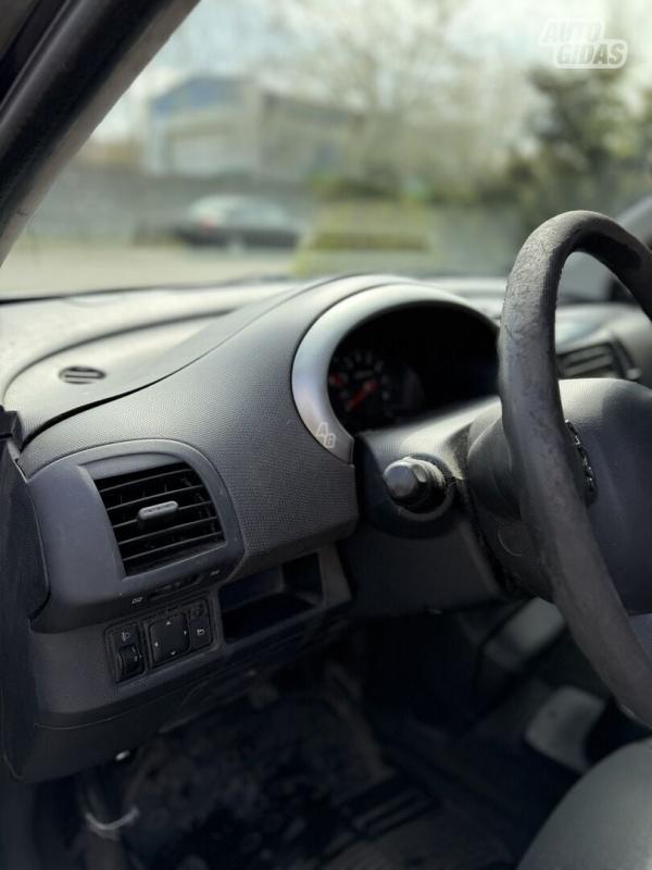 Black Nissan Micra 2009 in Kaunas, with an engine capacity of 1.40 L and mileage of 312 thousand km for 850 €, photo 10 on AUTOMOTO.COM.LV