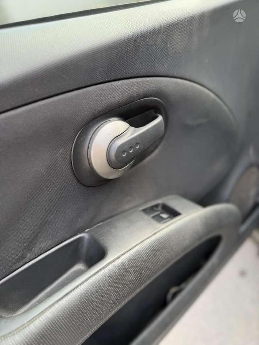 Melns Nissan Micra 2009 Kauņa, ar dzinēja tilpumu 1.40 L un nobraukumu 312 tūkst. km par 480 €, foto 13 vietnē AUTOMOTO.COM.LV