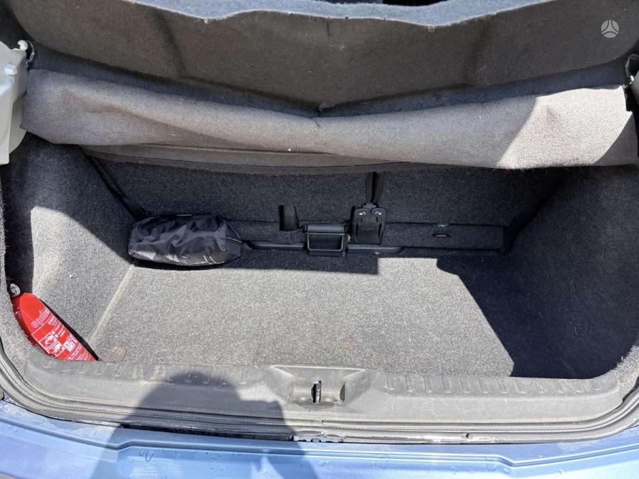 Zils Nissan Micra 2009 Viļņa, ar dzinēja tilpumu 1.24 L un nobraukumu 117 tūkst. km par 1500 €, foto 13 vietnē AUTOMOTO.COM.LV