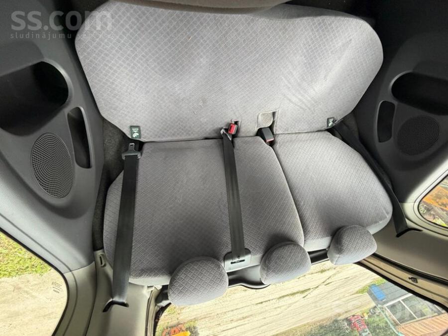 Brūns Nissan Micra 2004 Rīga, ar dzinēja tilpumu 1.20 L un nobraukumu 209 tūkst. km par 399 €, foto 6 vietnē AUTOMOTO.COM.LV