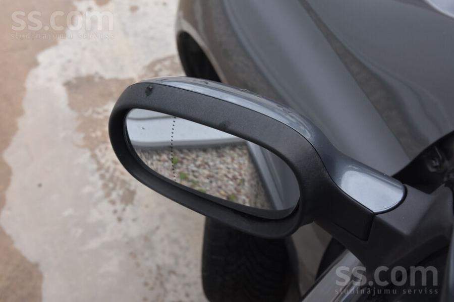 Pelēks Nissan Micra 2005 Rīga, ar dzinēja tilpumu 1.20 L un nobraukumu 103 tūkst. km par 1500 €, foto 20 vietnē AUTOMOTO.COM.LV