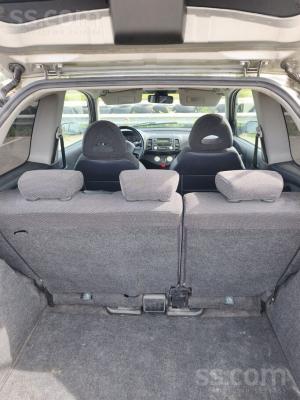 Grey Nissan Micra 2004 in Valmiera, with an engine capacity of 1.50 L and mileage of 318 thousand km for 1090 €, photo 8 on AUTOMOTO.COM.LV