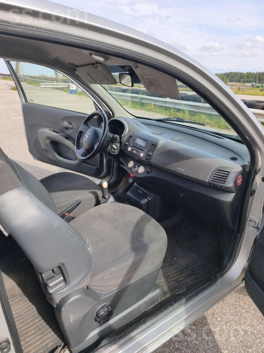 Grey Nissan Micra 2004 in Valmiera, with an engine capacity of 1.50 L and mileage of 318 thousand km for 1090 €, photo 10 on AUTOMOTO.COM.LV