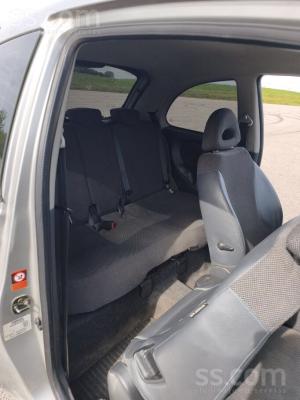 Grey Nissan Micra 2004 in Valmiera, with an engine capacity of 1.50 L and mileage of 318 thousand km for 1090 €, photo 12 on AUTOMOTO.COM.LV