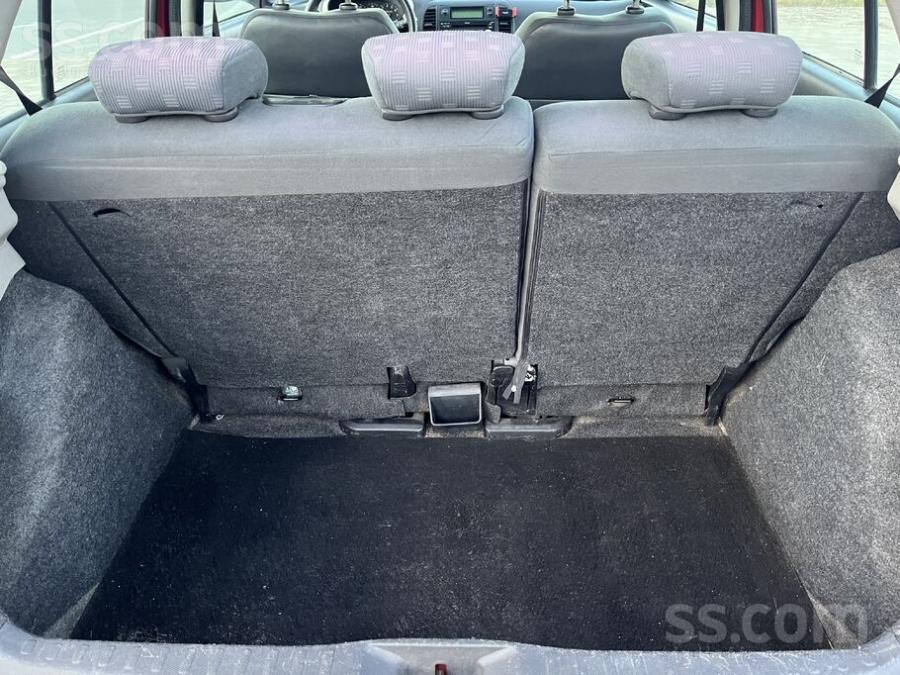 Sarkans Nissan Micra 2004 Rīga, ar dzinēja tilpumu 1.20 L un nobraukumu 216 tūkst. km par 400 €, foto 12 vietnē AUTOMOTO.COM.LV