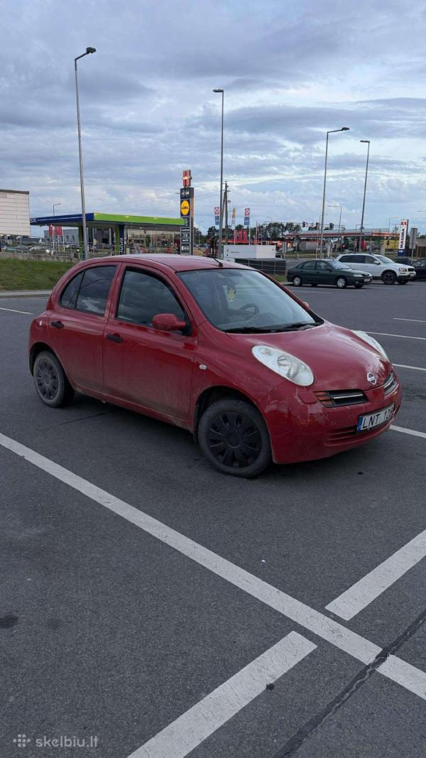 Red Nissan Micra 2005 in Moletai, with an engine capacity of 1.00 L and mileage of 175 thousand km for 900 €, photo 2 on AUTOMOTO.COM.LV