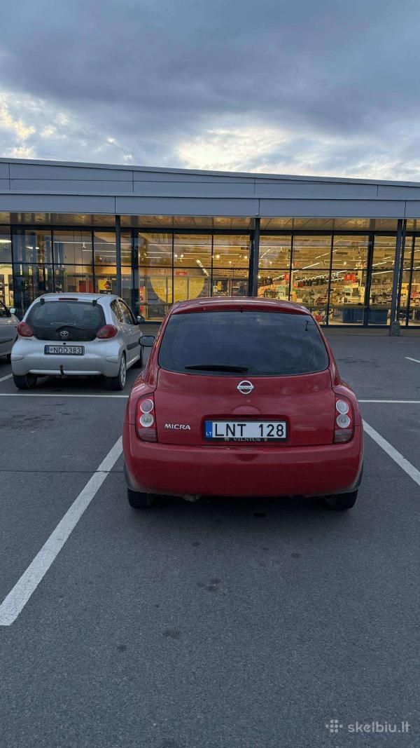 Red Nissan Micra 2005 in Moletai, with an engine capacity of 1.00 L and mileage of 175 thousand km for 900 €, photo 3 on AUTOMOTO.COM.LV