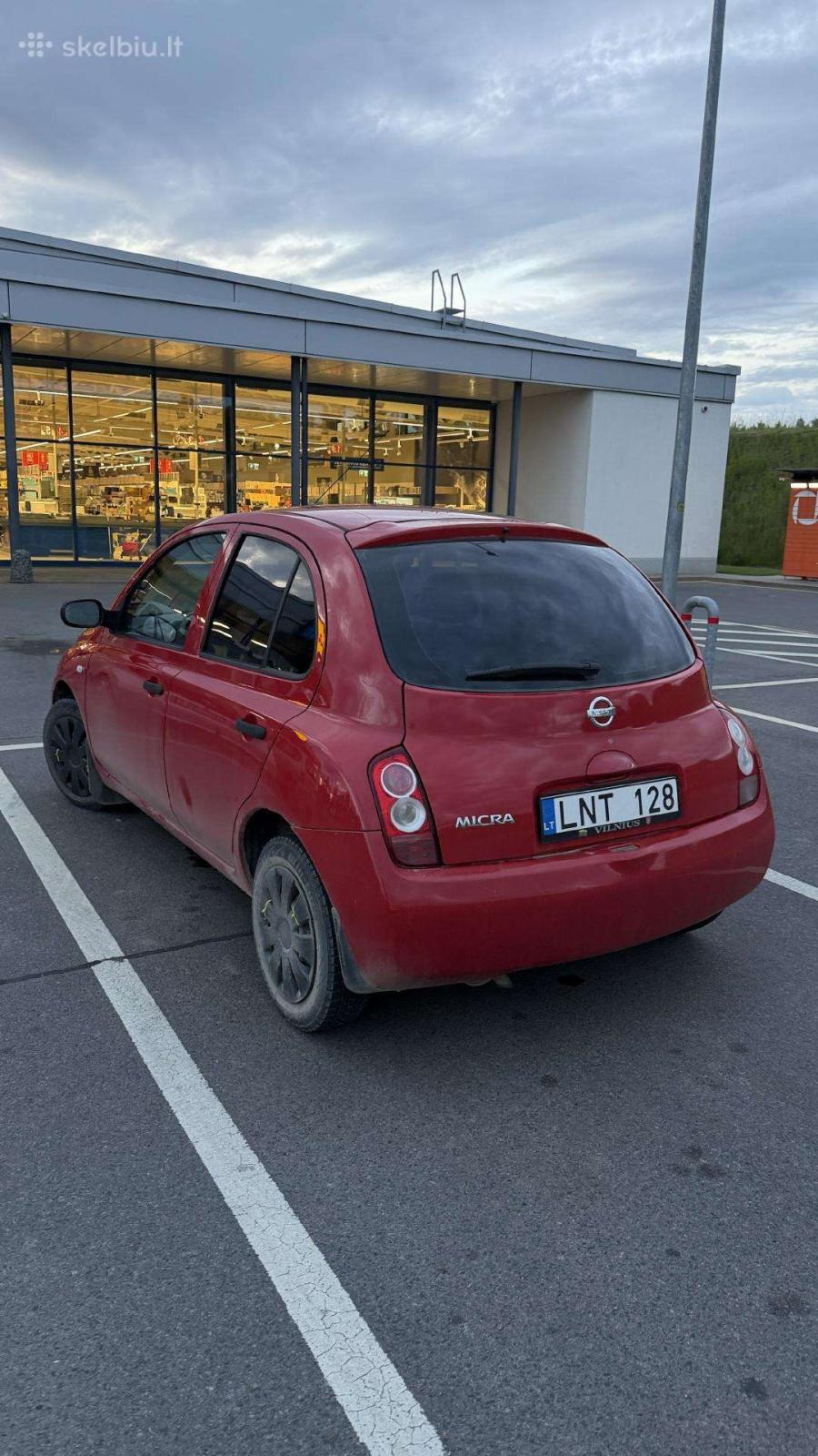 Red Nissan Micra 2005 in Moletai, with an engine capacity of 1.00 L and mileage of 175 thousand km for 900 €, photo 5 on AUTOMOTO.COM.LV