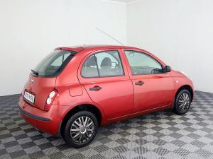 Red Nissan Micra 2005 in Tallinn, with an engine capacity of 1.20 L and mileage of 283 thousand km for 899 €, photo 4 on AUTOMOTO.COM.LV