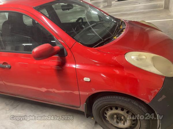 Красный Ниссан Микра 2005 в Таллин, объемом двигателя 1.00 л и пробегом 256 тыс. км за 900 €, фото 1 на AUTOMOTO.COM.LV