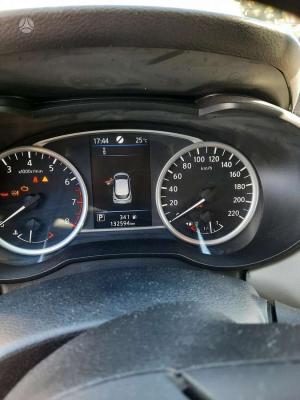 Red Nissan Micra 2021 in Vilnius, with an engine capacity of 1.00 L and mileage of 133 thousand km for 10500 €, photo 3 on AUTOMOTO.COM.LV