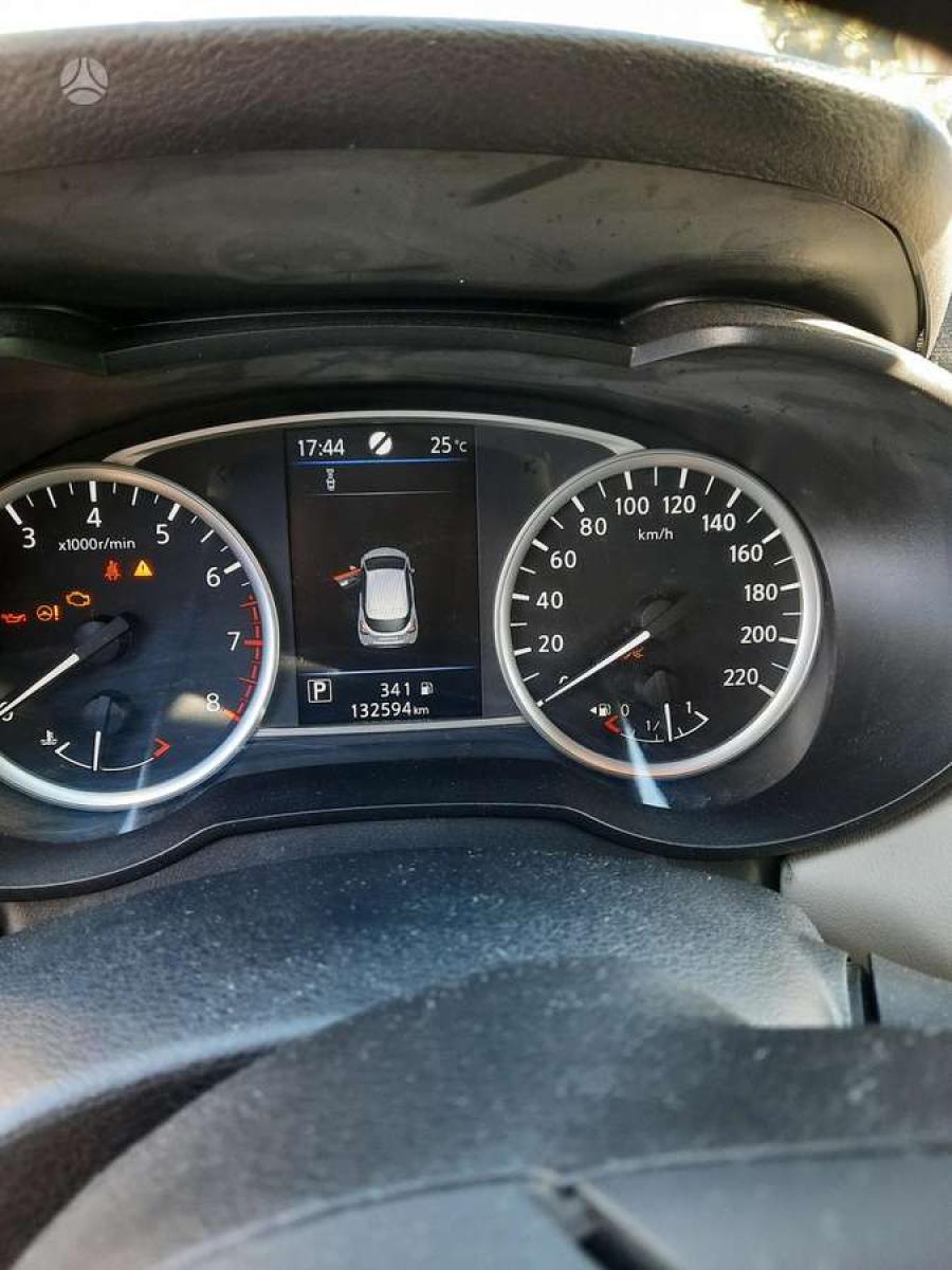 Red Nissan Micra 2021 in Vilnius, with an engine capacity of 1.00 L and mileage of 133 thousand km for 10500 €, photo 3 on AUTOMOTO.COM.LV
