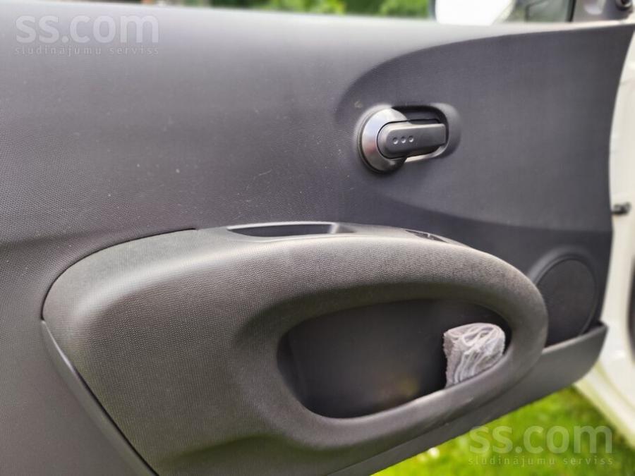 White Nissan Micra 2008 in Valmiera, with an engine capacity of 1.20 L and mileage of 184 thousand km for 2100 €, photo 14 on AUTOMOTO.COM.LV