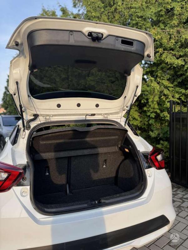 White Nissan Micra 2018 in Radviliskis, with an engine capacity of 0.90 L and mileage of 192 thousand km for 5800 €, photo 7 on AUTOMOTO.COM.LV