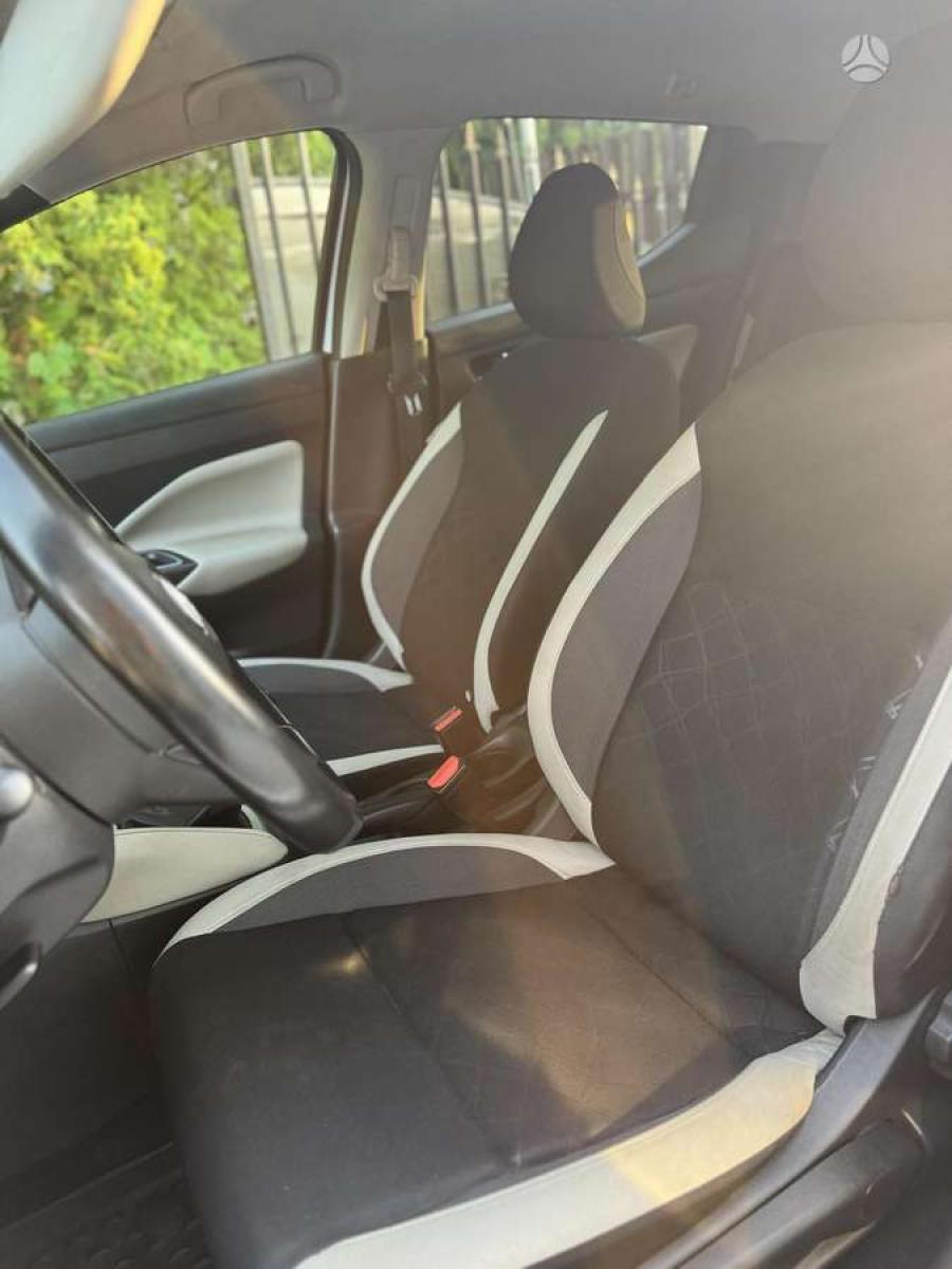 White Nissan Micra 2018 in Radviliskis, with an engine capacity of 0.90 L and mileage of 192 thousand km for 5800 €, photo 11 on AUTOMOTO.COM.LV