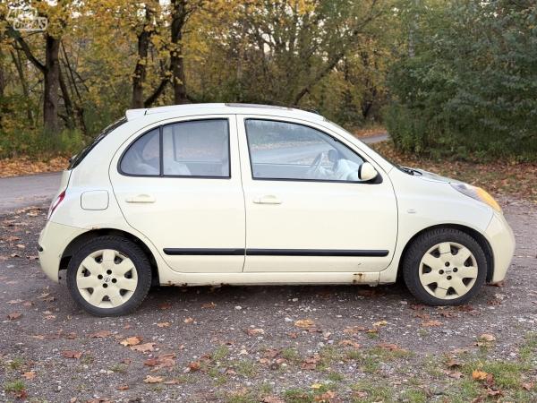 Nissan Micra 2004 Viļņa vietnē Dzeltens Nissan Micra 2004 Viļņa, ar dzinēja tilpumu 1.20 L un nobraukumu 275 tūkst. km par 700 €, foto 7 vietnē AUTOMOTO.COM.LV
