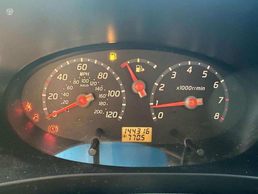 Dzeltens Nissan Micra 2005 Viļņa, ar dzinēja tilpumu 1.24 L un nobraukumu 144 tūkst. km par 2890 €, foto 14 vietnē AUTOMOTO.COM.LV