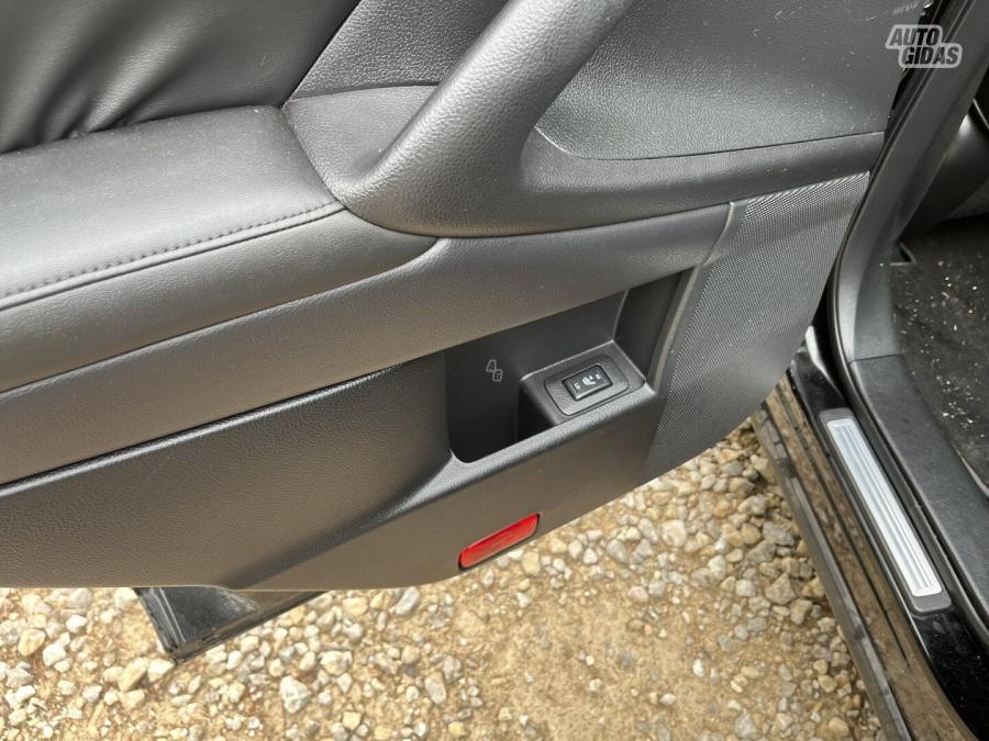 Melns Nissan Murano 2010 Viļņa, ar dzinēja tilpumu 2.50 L un nobraukumu 176 tūkst. km par 5800 €, foto 12 vietnē AUTOMOTO.COM.LV