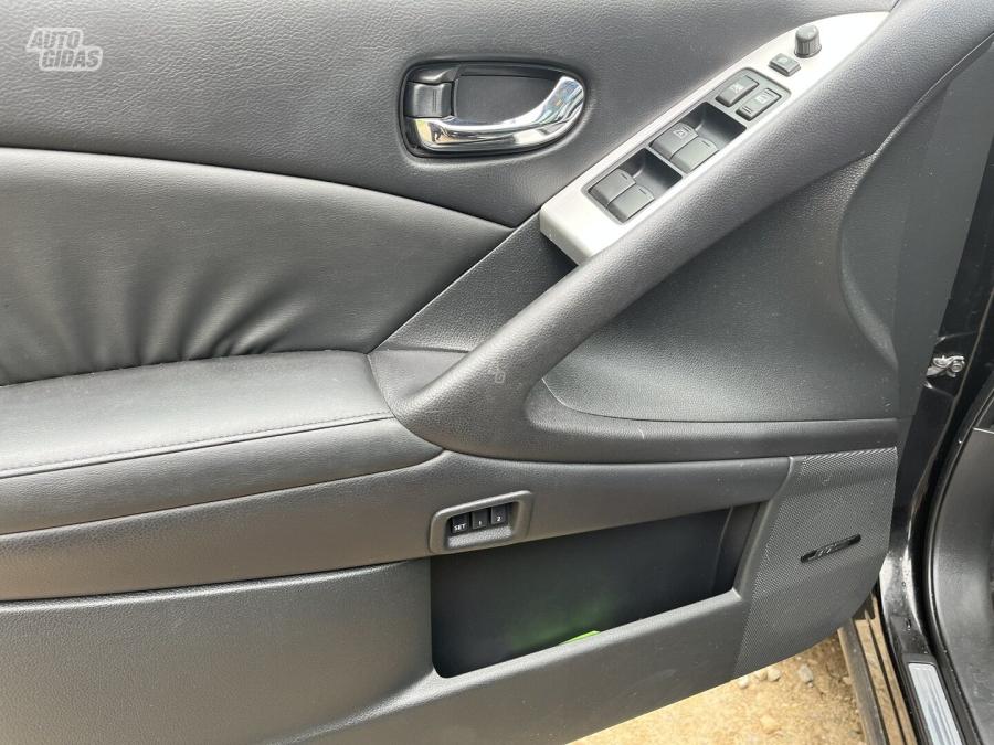 Melns Nissan Murano 2010 Viļņa, ar dzinēja tilpumu 2.50 L un nobraukumu 176 tūkst. km par 5800 €, foto 13 vietnē AUTOMOTO.COM.LV