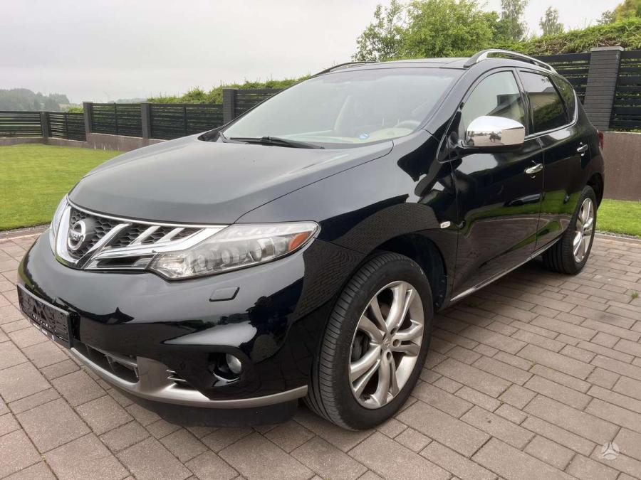 Black Nissan Murano 2011 in Telschi, with an engine capacity of 2.50 L and mileage of 195 thousand km for 5199 €, photo 1 on AUTOMOTO.COM.LV