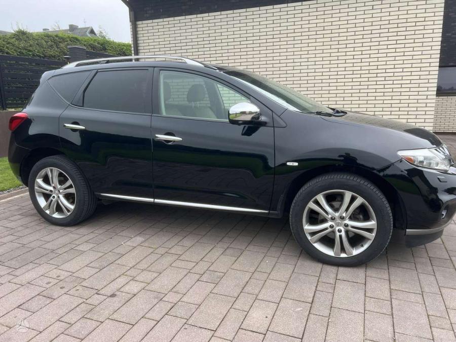 Black Nissan Murano 2011 in Telschi, with an engine capacity of 2.50 L and mileage of 195 thousand km for 5199 €, photo 5 on AUTOMOTO.COM.LV