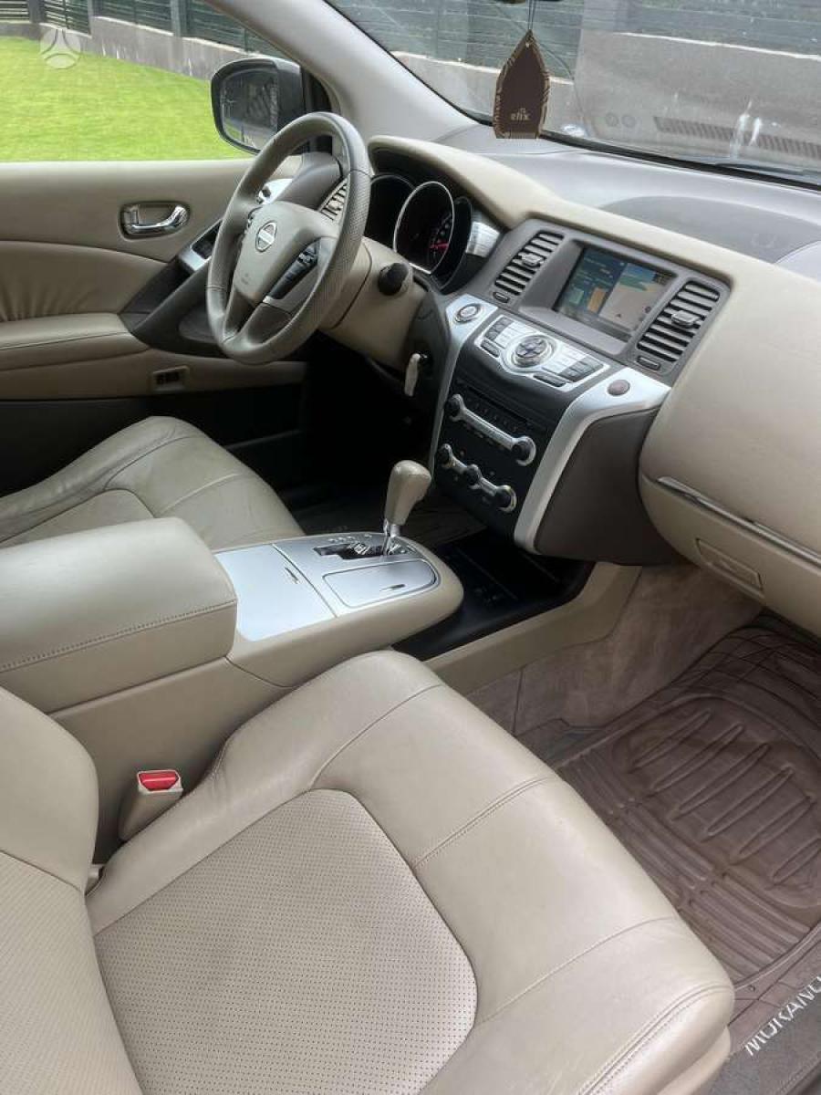 Black Nissan Murano 2011 in Telschi, with an engine capacity of 2.50 L and mileage of 195 thousand km for 5199 €, photo 12 on AUTOMOTO.COM.LV