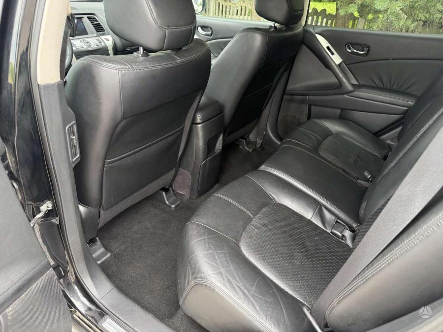 Black Nissan Murano 2011 in Taurage, with an engine capacity of 2.49 L and mileage of 275 thousand km for 3300 €, photo 7 on AUTOMOTO.COM.LV