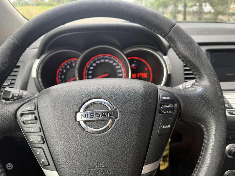 Black Nissan Murano 2011 in Taurage, with an engine capacity of 2.49 L and mileage of 275 thousand km for 3300 €, photo 9 on AUTOMOTO.COM.LV