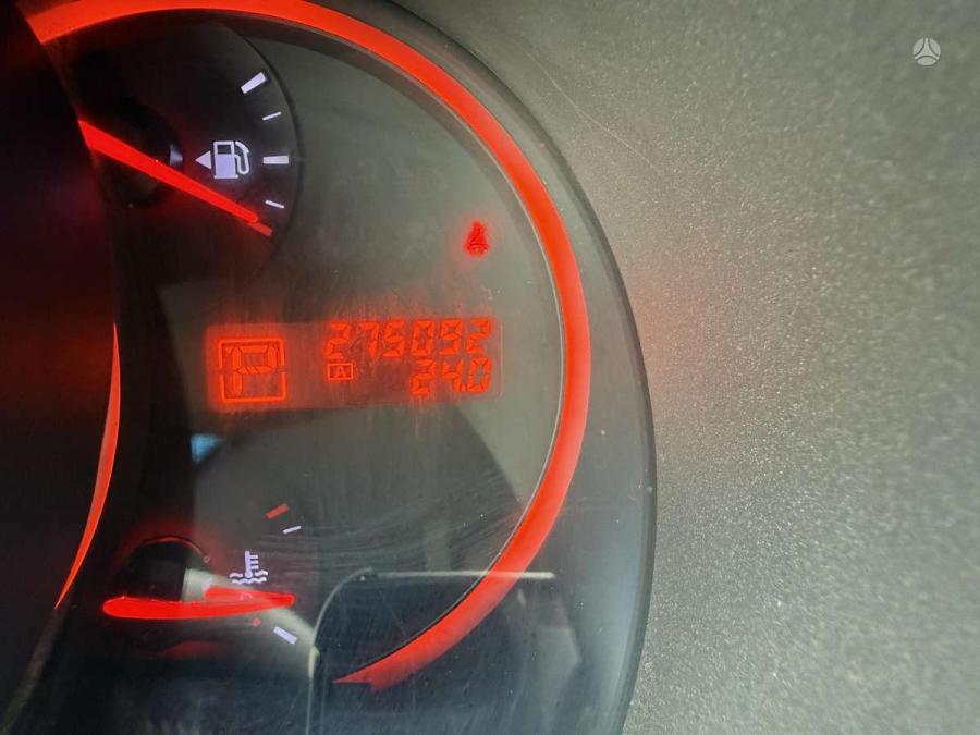Black Nissan Murano 2011 in Taurage, with an engine capacity of 2.49 L and mileage of 275 thousand km for 3300 €, photo 10 on AUTOMOTO.COM.LV