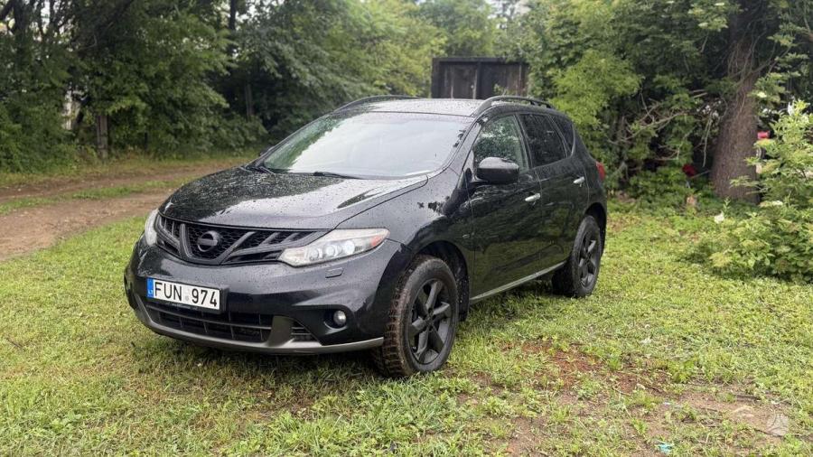Black Nissan Murano 2012 in Vilnius, with an engine capacity of 2.49 L and mileage of 287 thousand km for 3300 €, photo 1 on AUTOMOTO.COM.LV