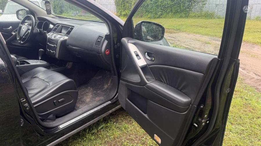 Black Nissan Murano 2012 in Vilnius, with an engine capacity of 2.49 L and mileage of 287 thousand km for 3300 €, photo 14 on AUTOMOTO.COM.LV