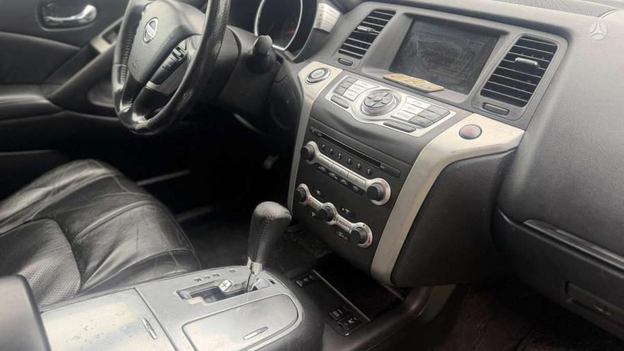 Black Nissan Murano 2012 in Vilnius, with an engine capacity of 2.49 L and mileage of 287 thousand km for 3300 €, photo 16 on AUTOMOTO.COM.LV
