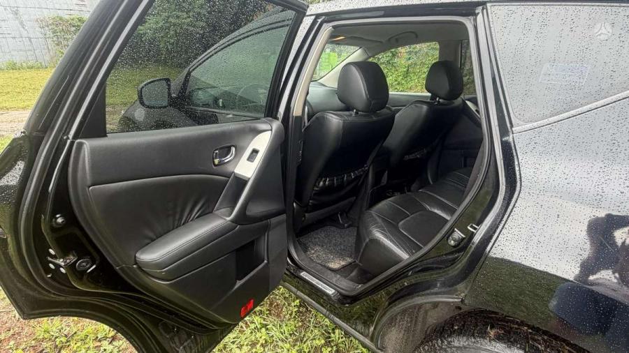 Black Nissan Murano 2012 in Vilnius, with an engine capacity of 2.49 L and mileage of 287 thousand km for 3300 €, photo 17 on AUTOMOTO.COM.LV