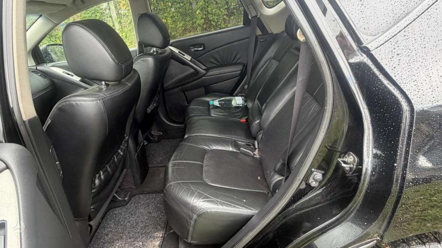 Black Nissan Murano 2012 in Vilnius, with an engine capacity of 2.49 L and mileage of 287 thousand km for 3300 €, photo 18 on AUTOMOTO.COM.LV