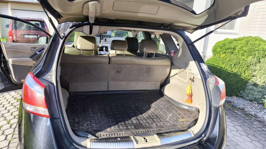 Black Nissan Murano 2012 in Jonava, with an engine capacity of 2.49 L and mileage of 280 thousand km for 6000 €, photo 12 on AUTOMOTO.COM.LV