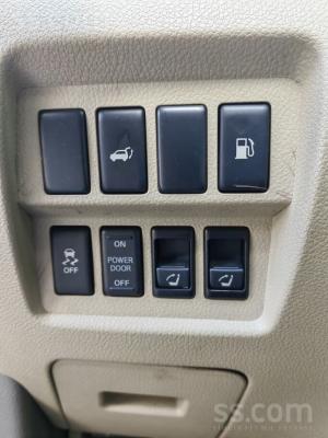 Melns Nissan Murano 2014 Jelgava, ar dzinēja tilpumu 2.50 L un nobraukumu 170 tūkst. km par 7400 €, foto 15 vietnē AUTOMOTO.COM.LV