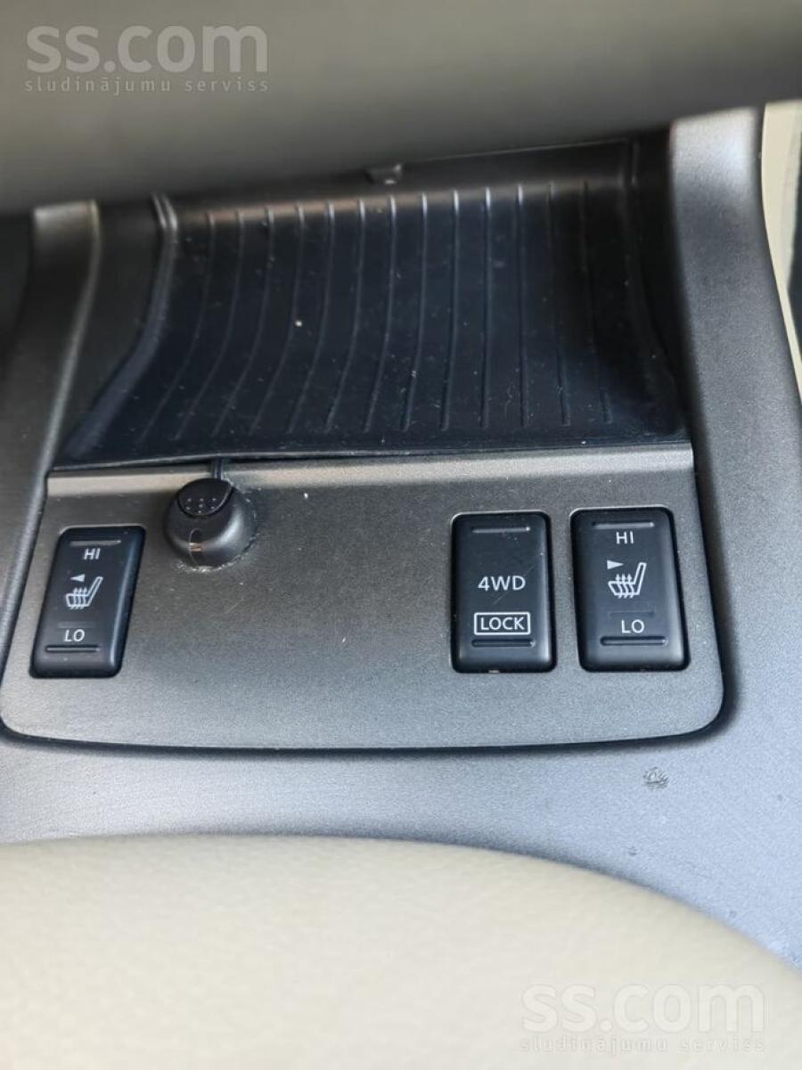 Melns Nissan Murano 2014 Jelgava, ar dzinēja tilpumu 2.50 L un nobraukumu 170 tūkst. km par 7400 €, foto 23 vietnē AUTOMOTO.COM.LV