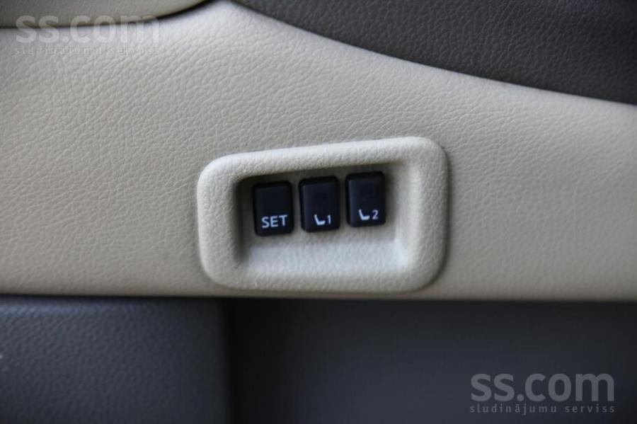 Black Nissan Murano 2014 in Riga, with an engine capacity of 2.50 L and mileage of 140 thousand km for 6995 €, photo 17 on AUTOMOTO.COM.LV