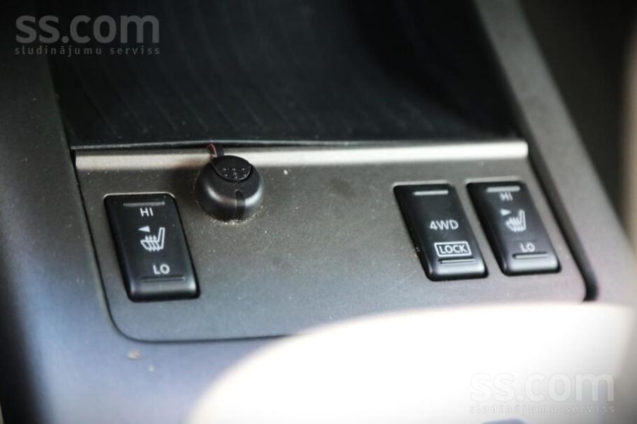 Black Nissan Murano 2014 in Riga, with an engine capacity of 2.50 L and mileage of 140 thousand km for 6995 €, photo 18 on AUTOMOTO.COM.LV