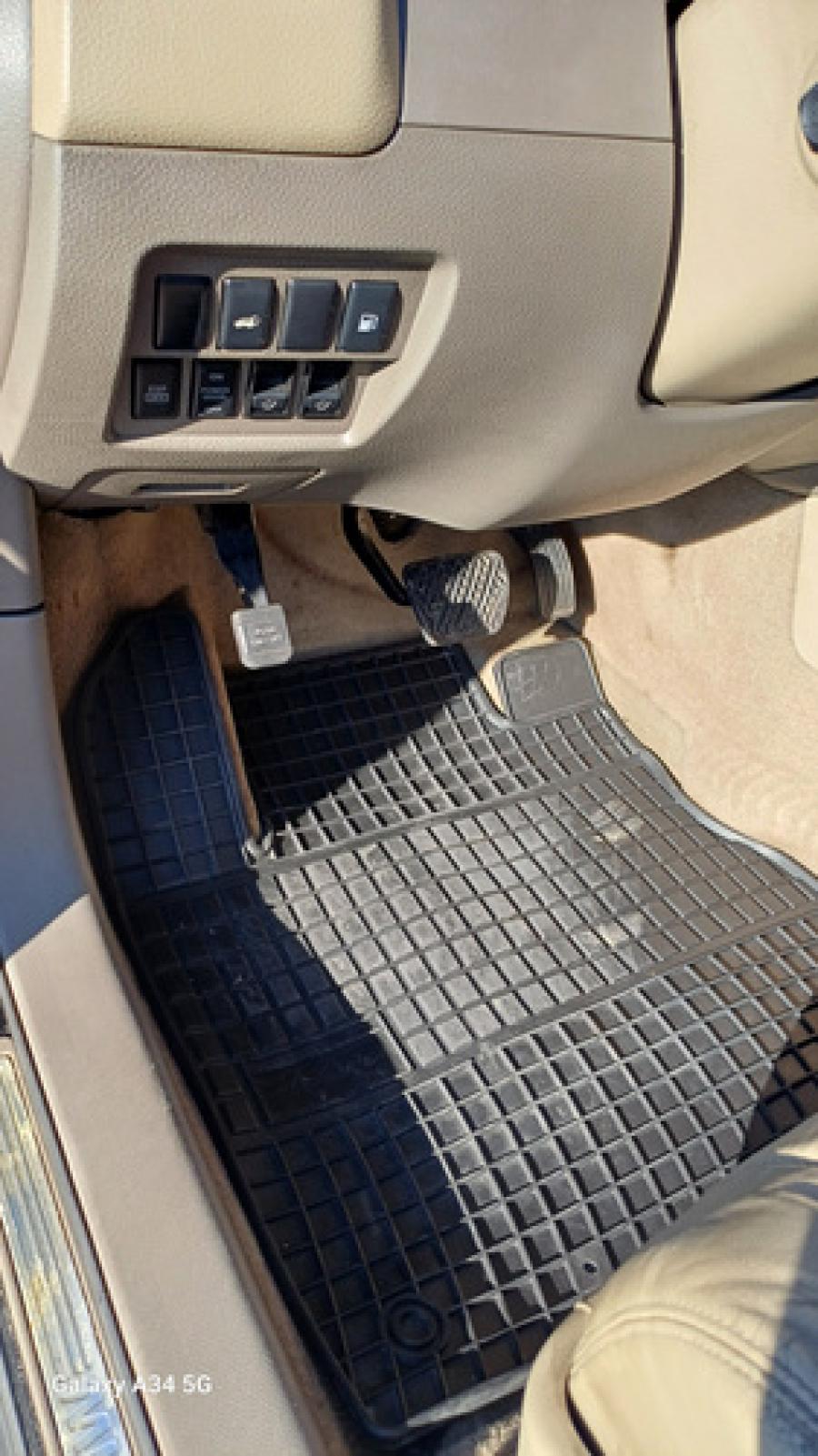 Black Nissan Murano 2011 in Paldiski, with an engine capacity of 0.00 L and mileage of 255 thousand km for 7000 €, photo 12 on AUTOMOTO.COM.LV