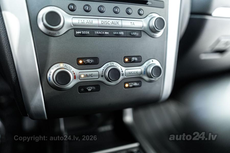 Pelēks Nissan Murano 2012 Tallina, ar dzinēja tilpumu 2.50 L un nobraukumu 254 tūkst. km par 4990 €, foto 23 vietnē AUTOMOTO.COM.LV