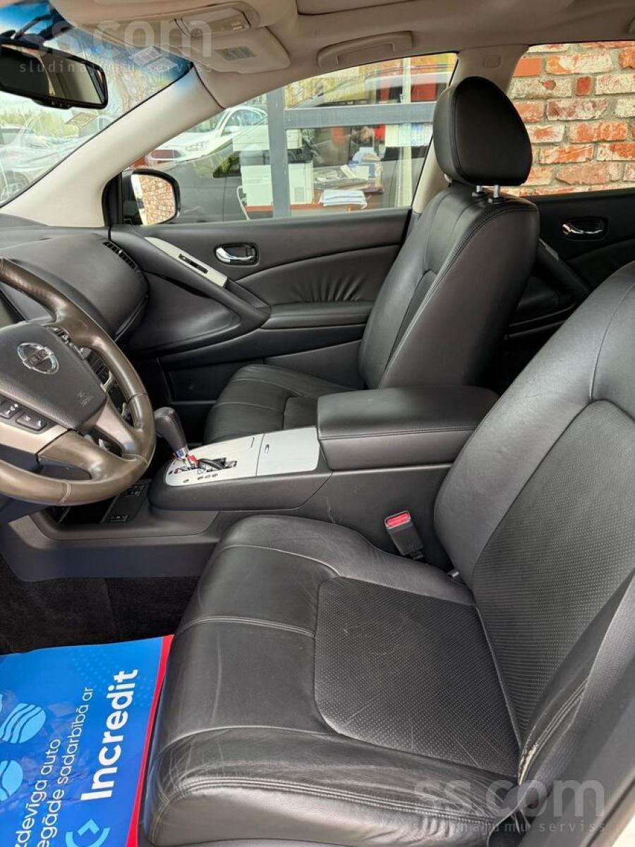 White Nissan Murano 2010 in Talsi, with an engine capacity of 2.50 L and mileage of 219 thousand km for 9970 €, photo 7 on AUTOMOTO.COM.LV