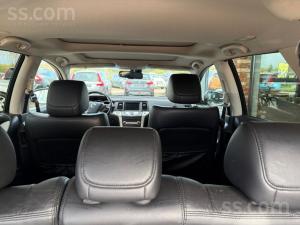 White Nissan Murano 2010 in Talsi, with an engine capacity of 2.50 L and mileage of 219 thousand km for 9970 €, photo 8 on AUTOMOTO.COM.LV