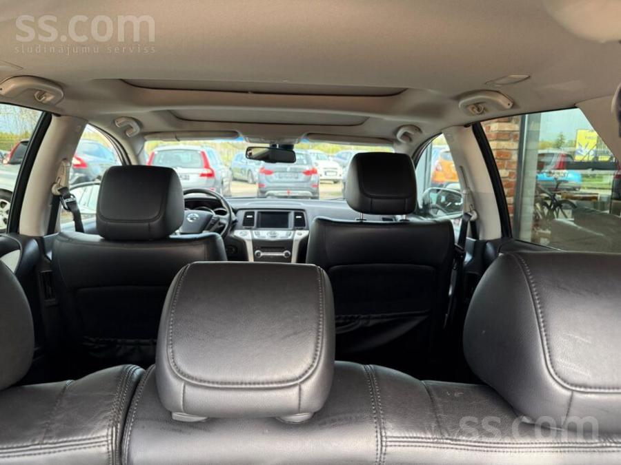 White Nissan Murano 2010 in Talsi, with an engine capacity of 2.50 L and mileage of 219 thousand km for 9970 €, photo 8 on AUTOMOTO.COM.LV