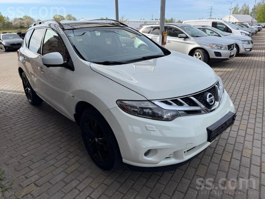 White Nissan Murano 2010 in Talsi, with an engine capacity of 2.50 L and mileage of 219 thousand km for 9970 €, photo 10 on AUTOMOTO.COM.LV