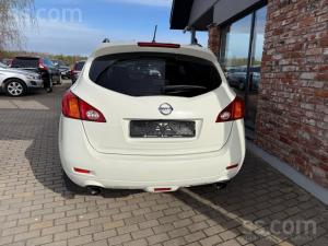 White Nissan Murano 2010 in Talsi, with an engine capacity of 2.50 L and mileage of 219 thousand km for 9970 €, photo 12 on AUTOMOTO.COM.LV