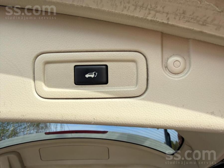 White Nissan Murano 2010 in Talsi, with an engine capacity of 2.50 L and mileage of 219 thousand km for 9970 €, photo 15 on AUTOMOTO.COM.LV