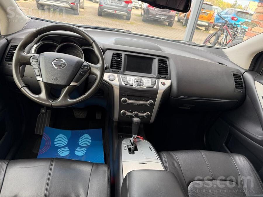 White Nissan Murano 2010 in Talsi, with an engine capacity of 2.50 L and mileage of 219 thousand km for 9970 €, photo 16 on AUTOMOTO.COM.LV